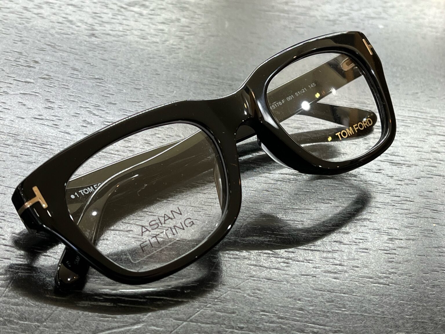 TOM FORD TF5178 Col.001 – EYEROBICS(アイロビクス)